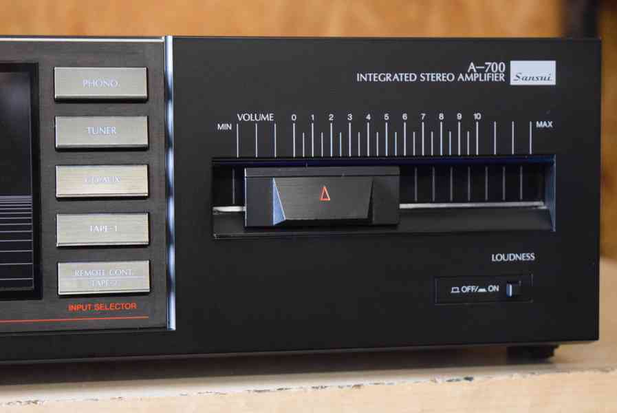 SANSUI A-700 VÝBORNÝ STEREO ZESILOVAČ !! - bazar - Hyperinzerce.cz