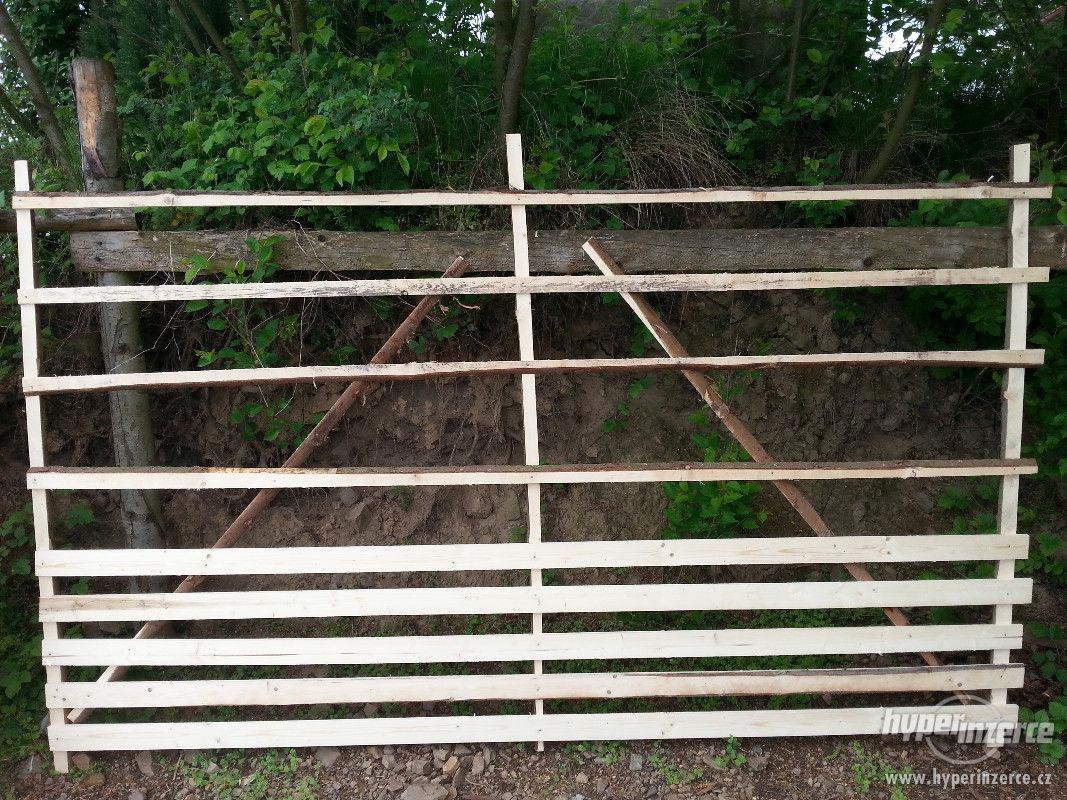 Dřevěná oplocenka - bazar - Hyperinzerce.cz