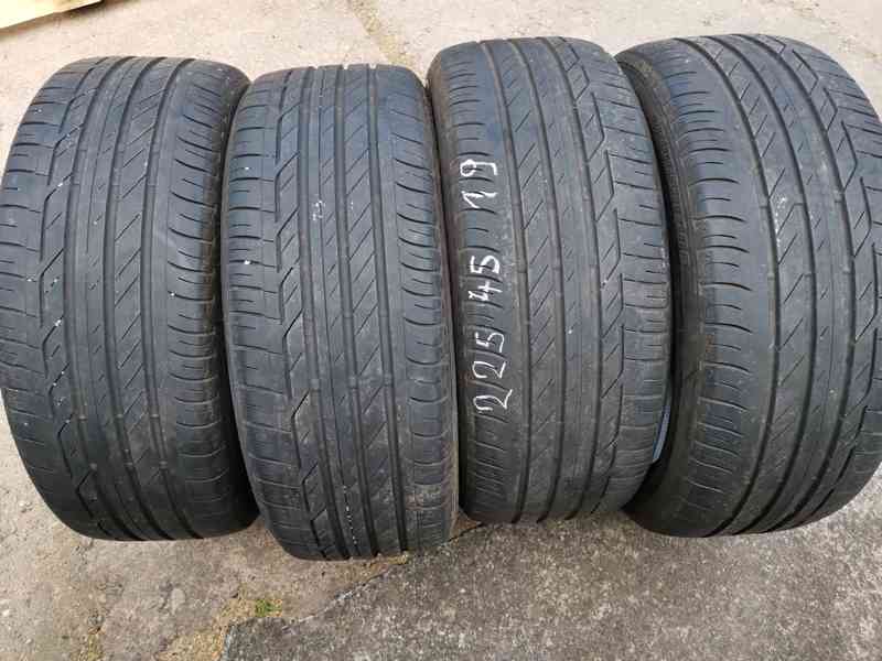 pneu 225/45 R19 letní - bazar - Hyperinzerce.cz