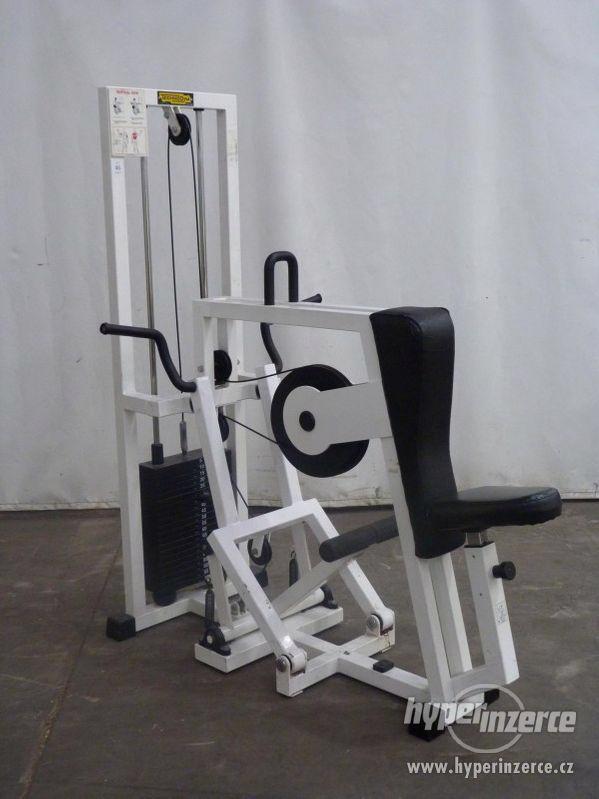Posilovací stroj Vertical Row Technogym ISOTONIC - bazar - Hyperinzerce.cz