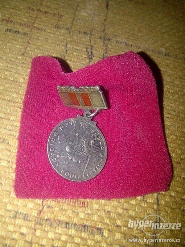 ČLEN BRIGÁDY SOCIALISTICKÉ PRÁCE - bazar - Hyperinzerce.cz