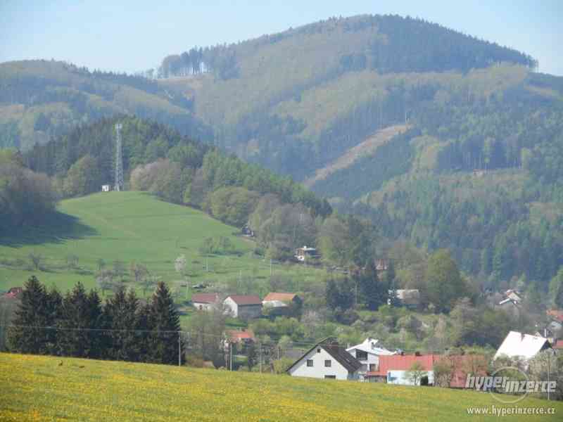 Stavební pozemek s přírodním jezírkem v obci Rusava - bazar ...