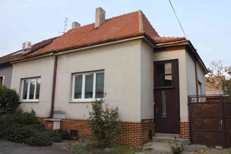 Prodej rodinneho domu se zahradou - bazar - Hyperinzerce.cz