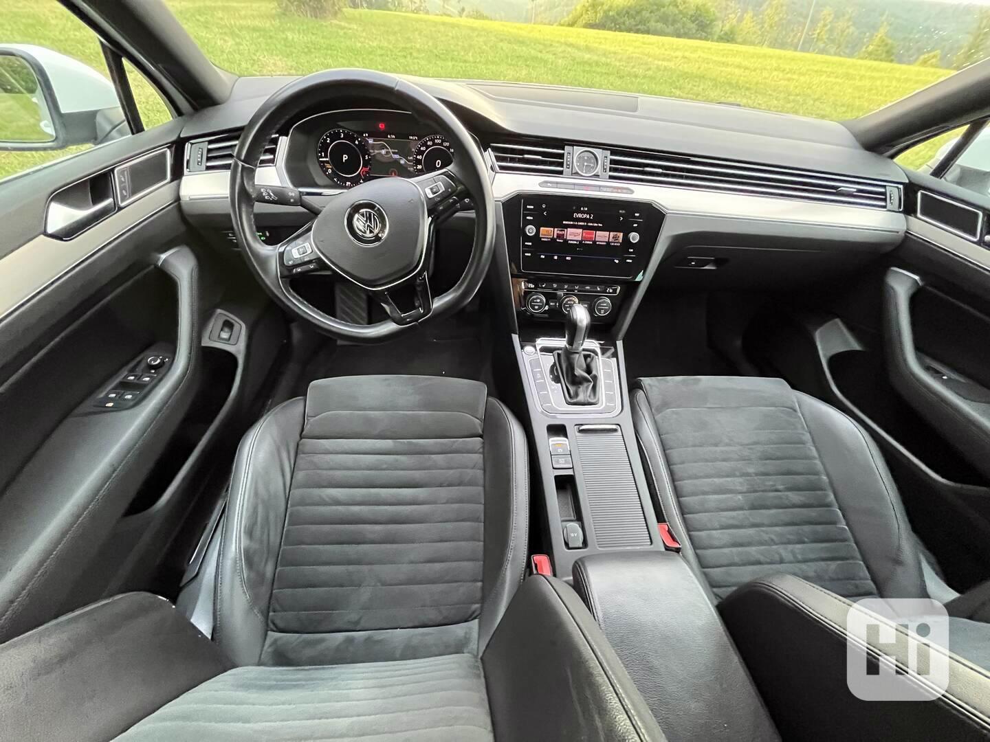 VOLKSWAGEN PASSAT 2.0 TDI B8 R-LINE WEBASTO - bazar - Hyperinzerce.cz