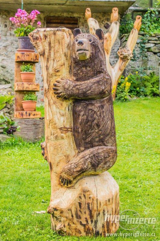Medvěd do záhrady - dekorace - dřevořezba - bazar - Hyperinzerce.cz