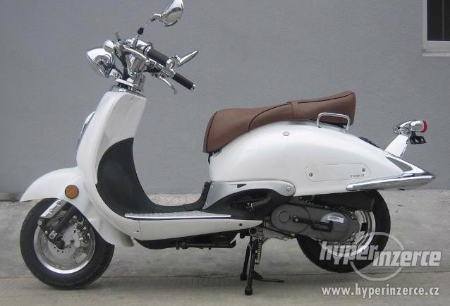 Skútr ZNEN 125cc RETRO SPZ, 2 osoby - bazar - Hyperinzerce.cz