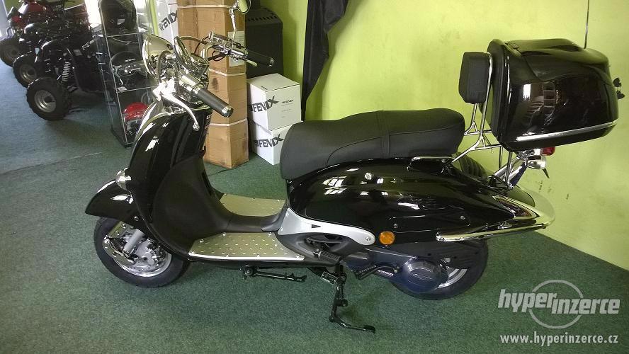Skútr ZNEN 125cc RETRO SPZ, 2 osoby - bazar - Hyperinzerce.cz