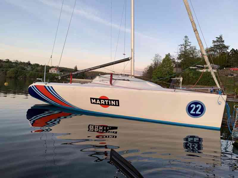 Plachetnice Majestic 24, carbon, genaker - bazar - Hyperinzerce.cz