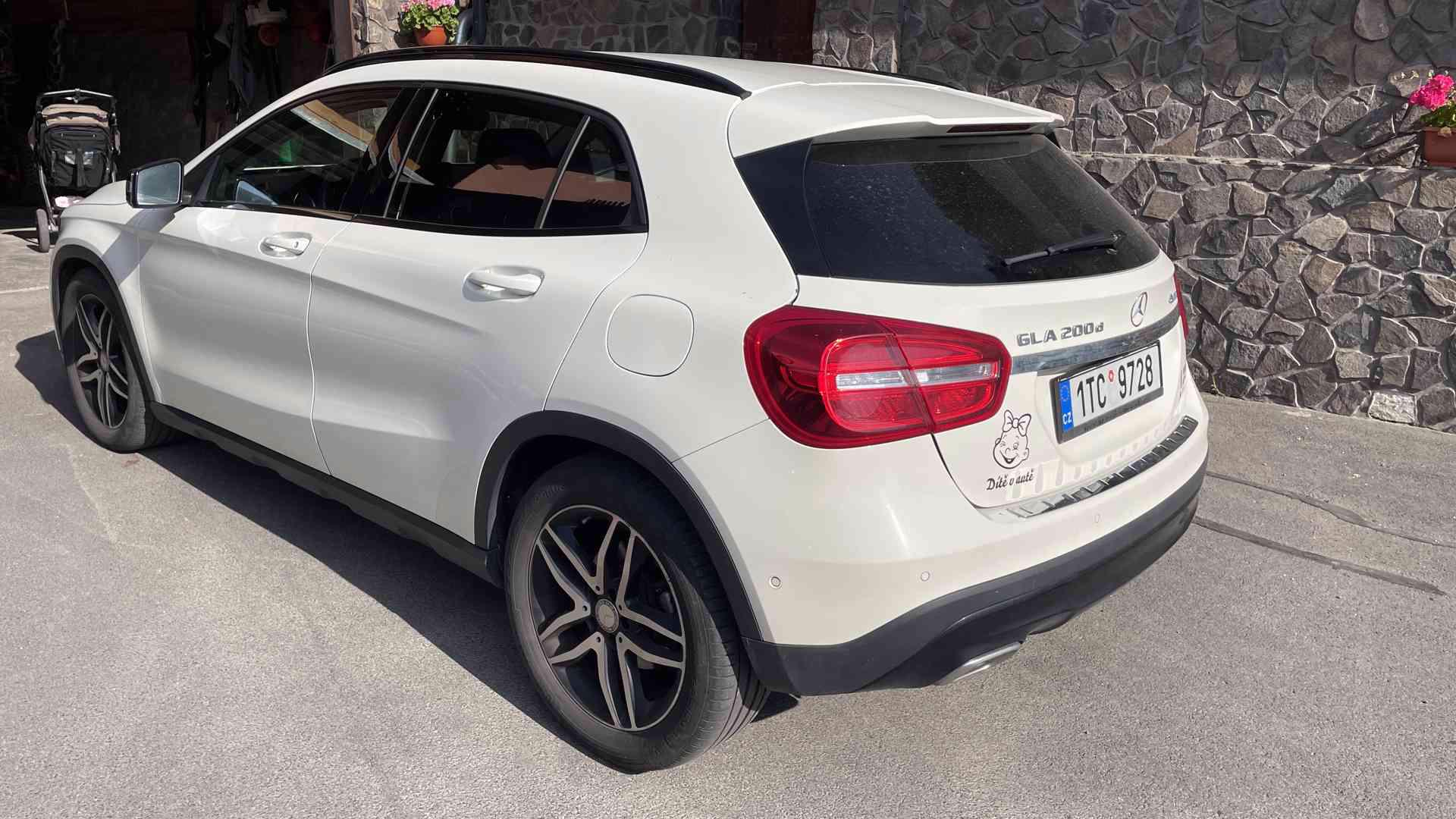 Mercedes-Benz GLA, GLA, 200D, 100 kW, 4matic(4x4) - bazar - Hyperinzerce.cz