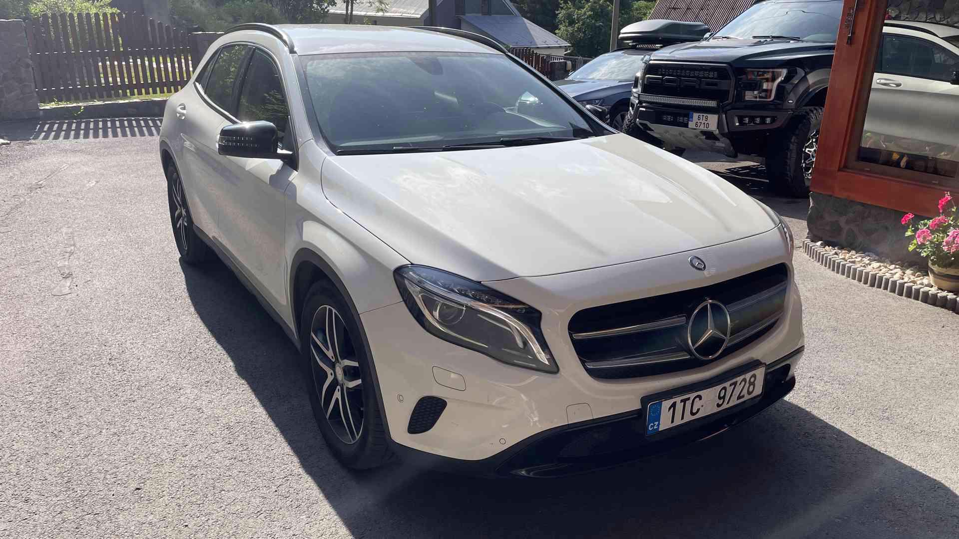 Mercedes-Benz GLA, GLA, 200D, 100 kW, 4matic(4x4) - bazar - Hyperinzerce.cz