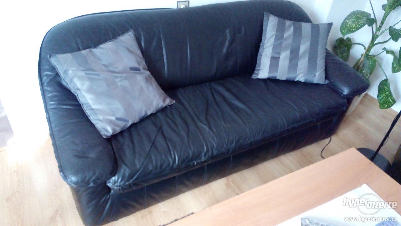 Kožený gauč + křeslo - bazar - Hyperinzerce.cz