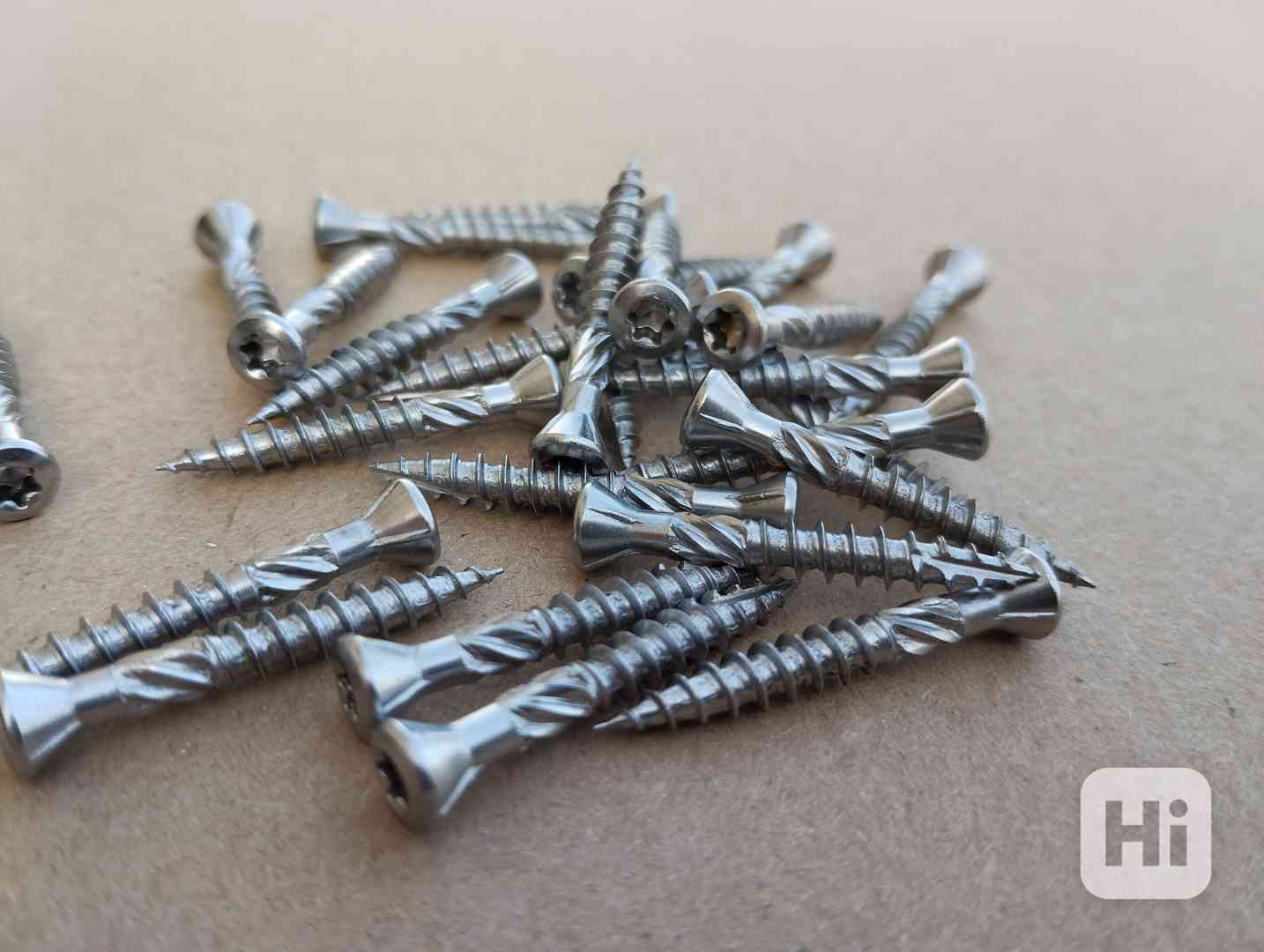 Terasové nerezové vruty 4x30 TORX, 200ks +BIT - bazar - Hyperinzerce.cz