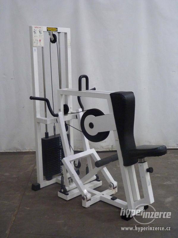 Posilovací stroj Vertical Row Technogym ISOTONIC - bazar - Hyperinzerce.cz