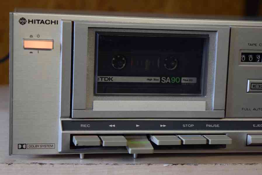 HITACHI D-E10 VINTAGE STEREO TAPE DECK !! - bazar - Hyperinzerce.cz