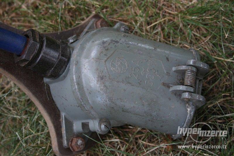 starší typy zásuvek, jističů a další materiál - bazar - Hyperinzerce.cz