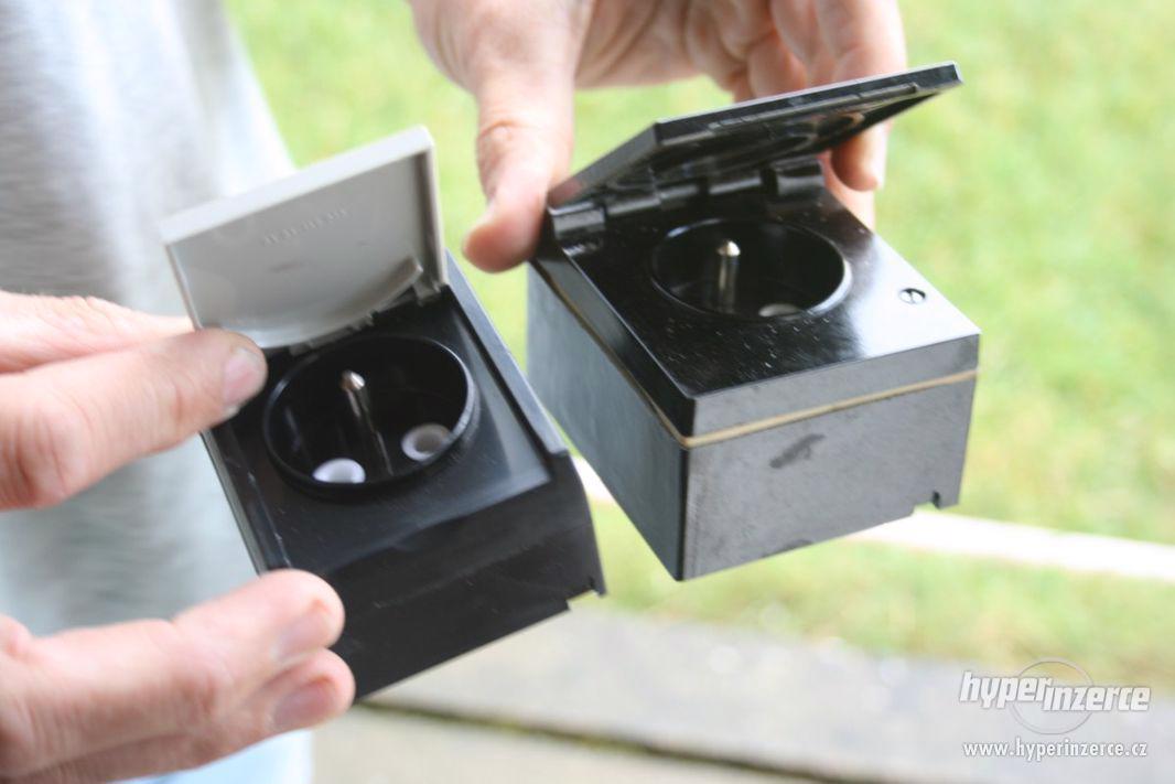 starší typy zásuvek, jističů a další materiál - bazar - Hyperinzerce.cz