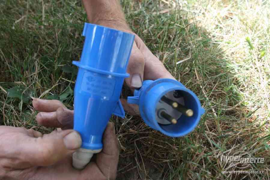 starší typy zásuvek, jističů a další materiál - bazar - Hyperinzerce.cz