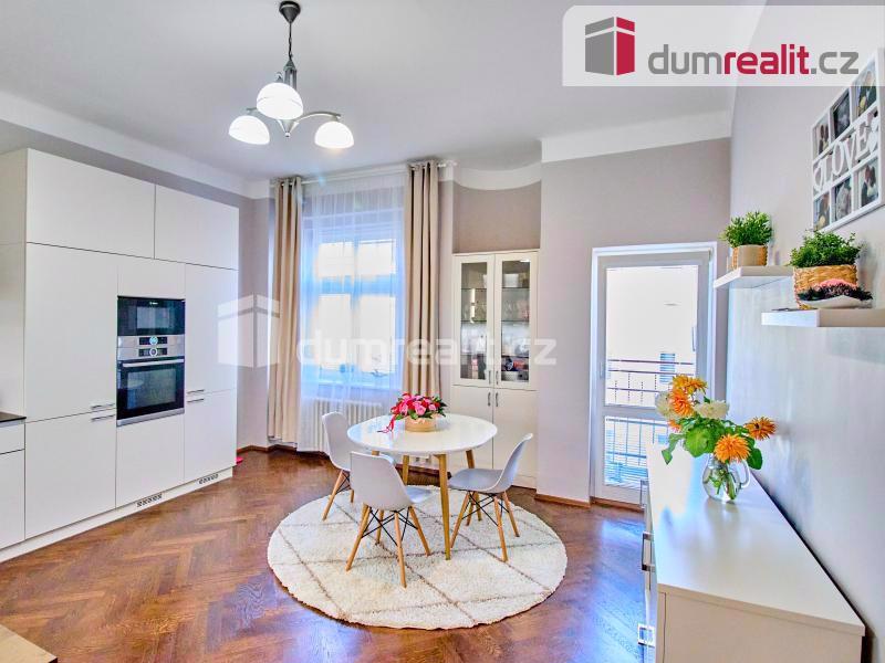 Prodej bytu 2+1 s balkonem v centru Karlových Varů - bazar - Hyperinzerce.cz