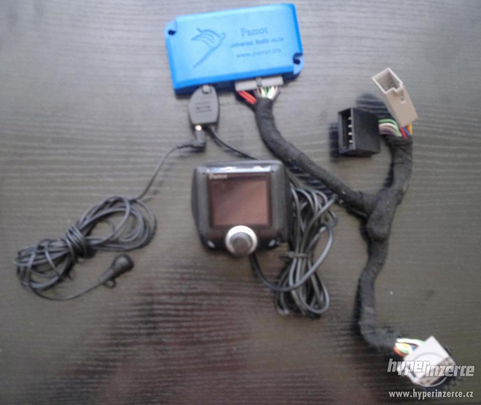 Hands free sada do vozu PARROT CK 3200 LS - bazar - Hyperinzerce.cz