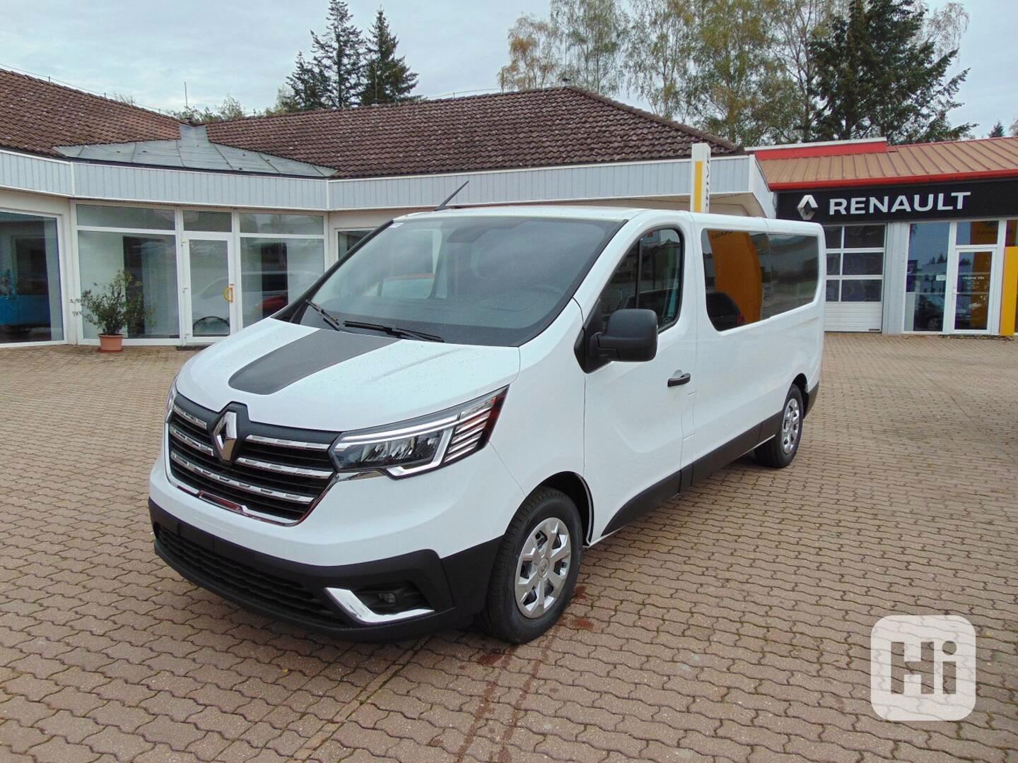 RENAULT TRAFIC L2 COMBI VAN Blue dCi 150 k - bazar - Hyperinzerce.cz