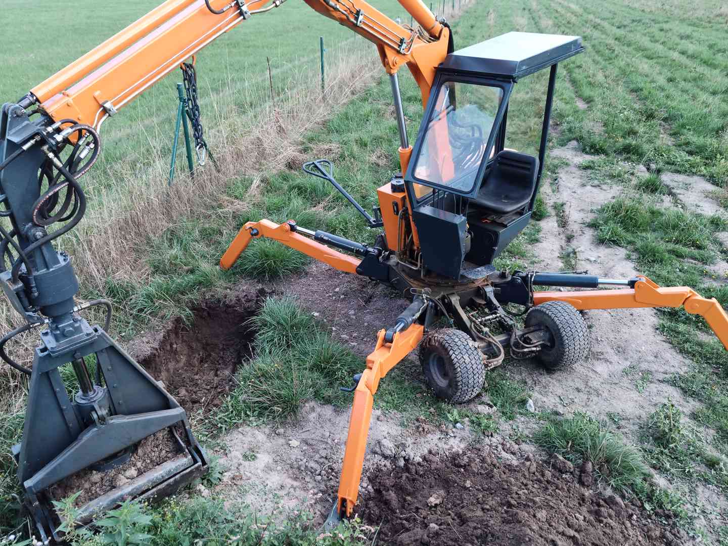 Minibagr BOKI 2551 - bazar - Hyperinzerce.cz