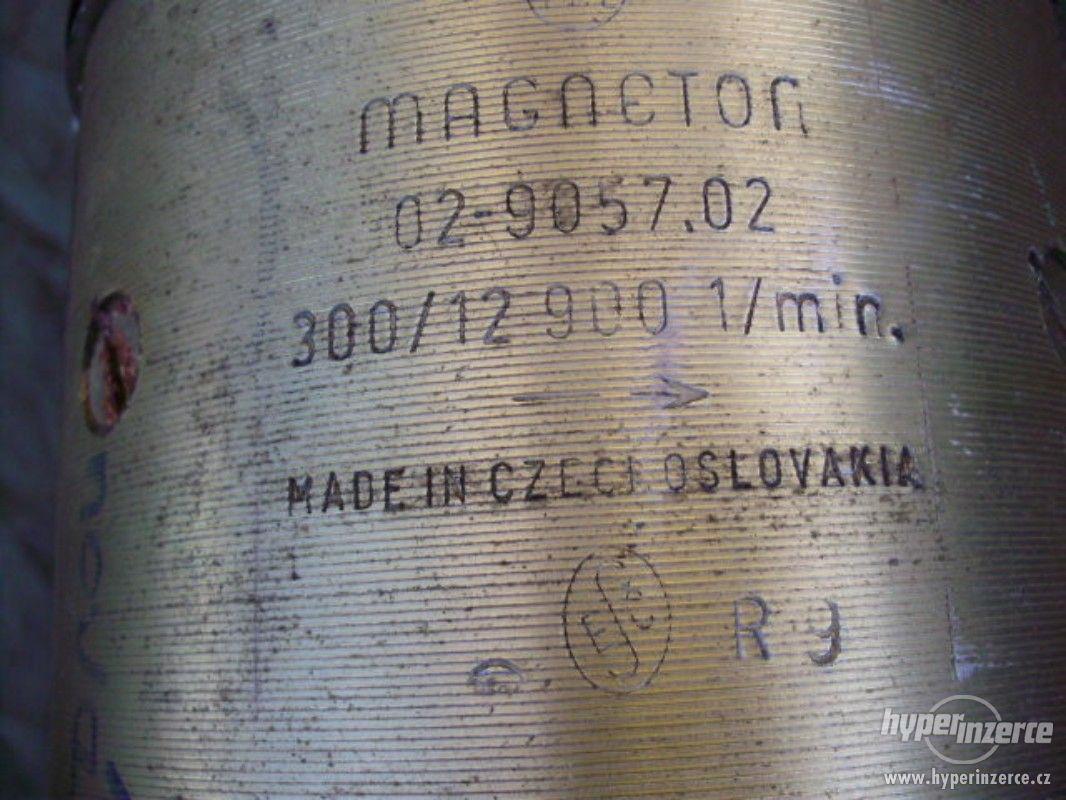 Dynamo 12V / 300W , 900ot/min , nové - bazar - Hyperinzerce.cz