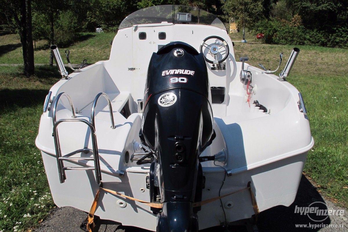 Motorový člun TEXAS 490 cabin (QUICKSILVER) 2003 - bazar - Hyperinzerce.cz