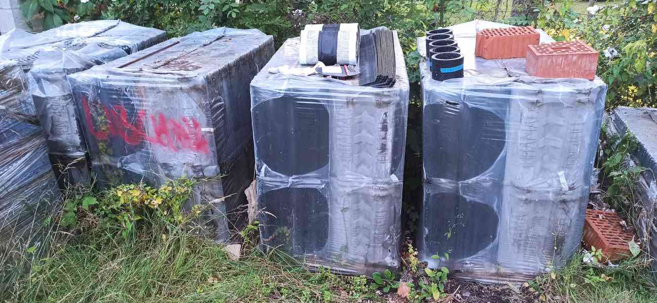 Střešní tašky Bramac Max - bazar - Hyperinzerce.cz