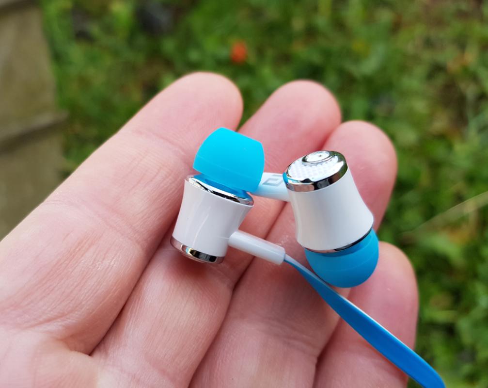 Sluchátka s microfonem Langsdom - bazar - Hyperinzerce.cz