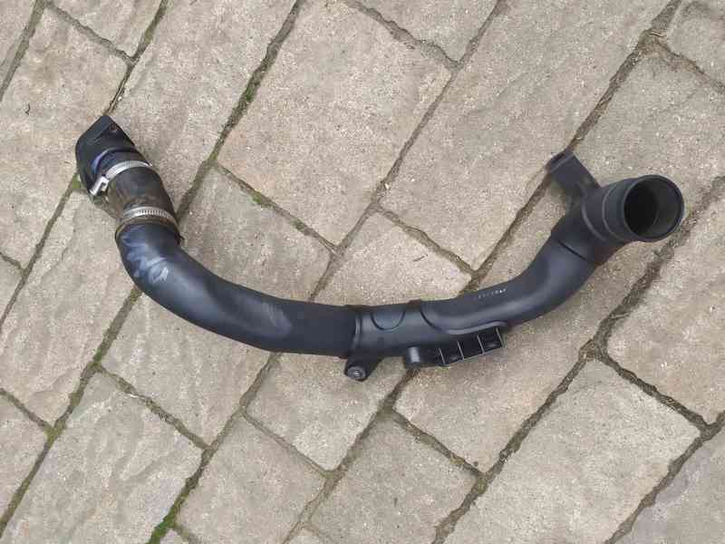 Tlakova trubka 6R0145770H 03L131111J tlumic hadice VW Skoda - bazar ...