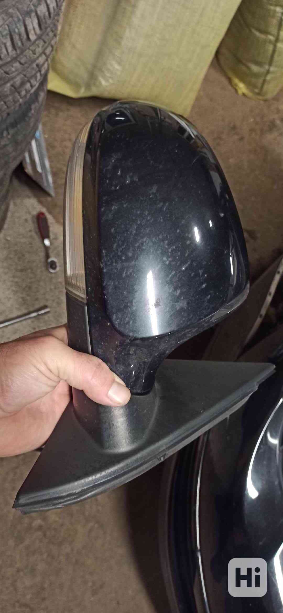 Zrcátka VW Passat kód barvy L041 - bazar - Hyperinzerce.cz