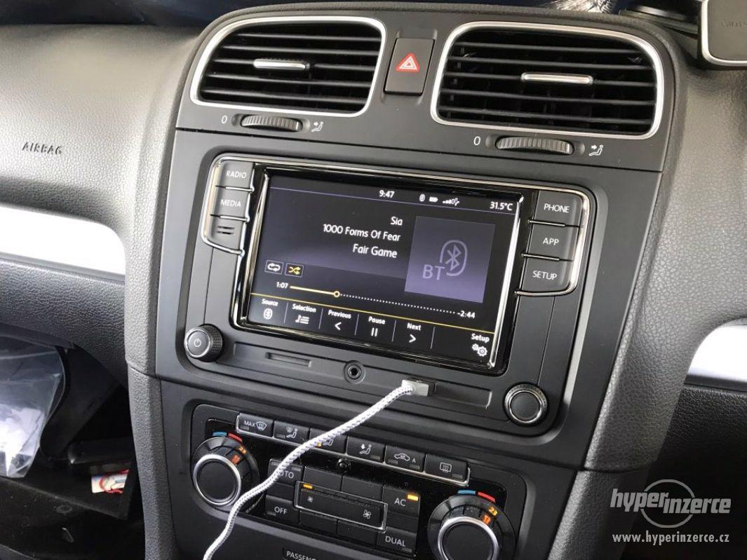 Autorádio VOLKSWAGEN RCD 330 Plus + kamera - bazar - Hyperinzerce.cz