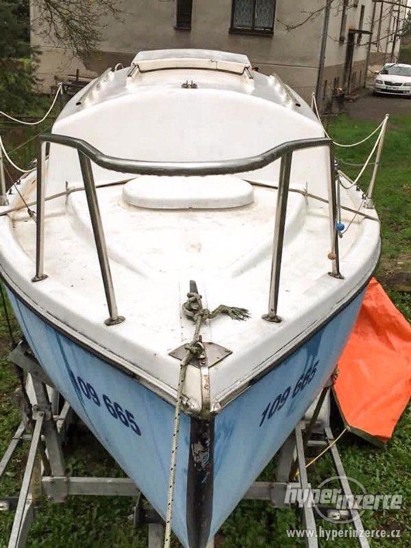 Kajutová plachetnice Friendship 23 - bazar - Hyperinzerce.cz