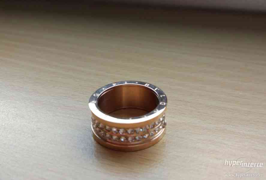 Prsten Bvlgari s kamínky - bazar - Hyperinzerce.cz