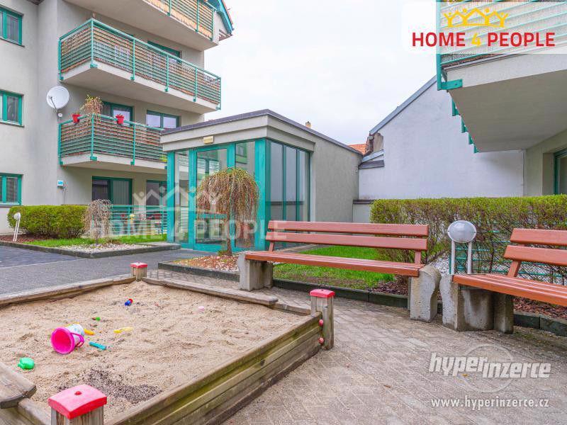 Zprostředkujeme vám prodej bytu o celkové rozloze 54 m2, DV, v ul. Zlatá stezka v Prachaticích ...