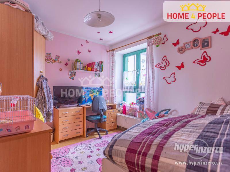 Zprostředkujeme vám prodej bytu o celkové rozloze 54 m2, DV, v ul. Zlatá stezka v Prachaticích ...