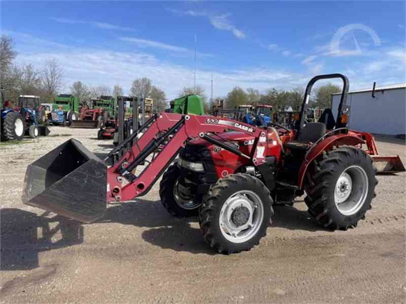 Traktor CASE IH FARMALL 55 - bazar - Hyperinzerce.cz