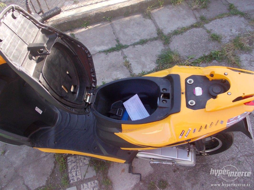 Skútr do 50ccm, řidičák AM - bazar - Hyperinzerce.cz