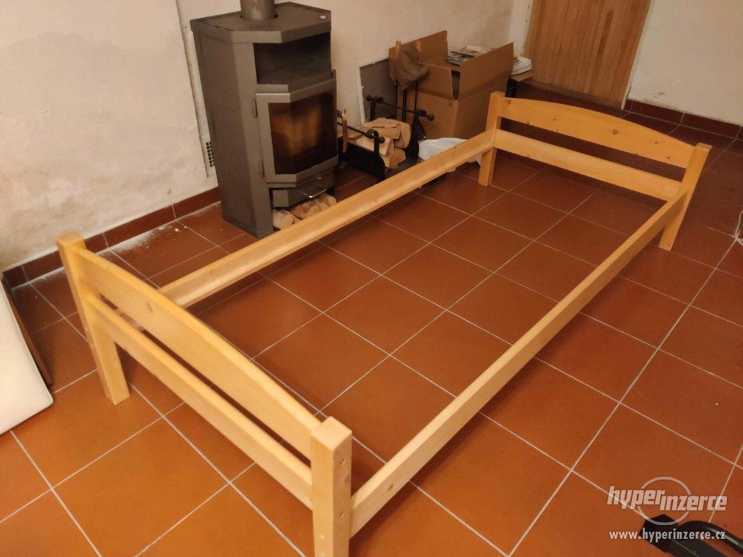 Postel IDEA masiv jednolůžko lak 90x200 + rošt - bazar - Hyperinzerce.cz