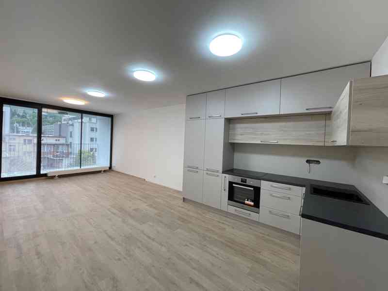 Pronájem bytu 2+kk s lodžií Zlín, Sadová - bazar - Hyperinzerce.cz