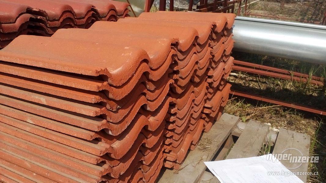 Střešní taška BRAMAC – EN 490, cihlová - bazar - Hyperinzerce.cz