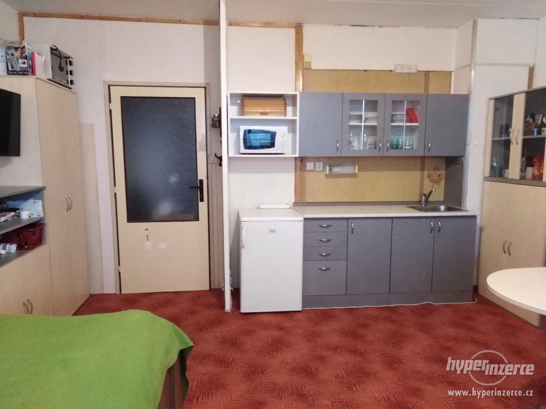 1kk byt Bolevec - bazar - Hyperinzerce.cz