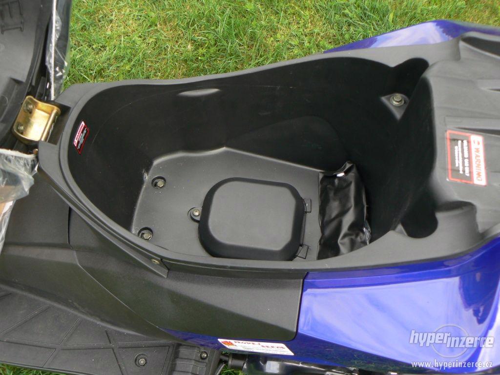 Nový skútr Znen F22, 50cc čtyřtakt - bazar - Hyperinzerce.cz