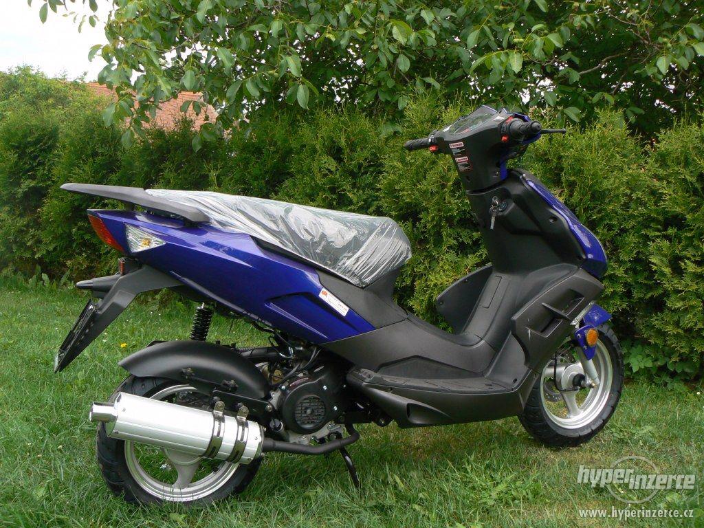 Nový skútr Znen F22, 50cc čtyřtakt - bazar - Hyperinzerce.cz