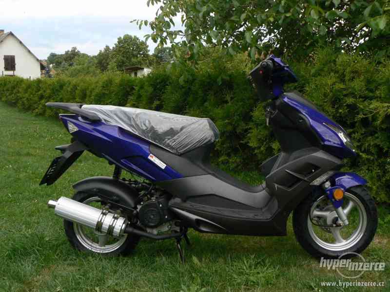 Nový skútr Znen F22, 50cc čtyřtakt - bazar - Hyperinzerce.cz