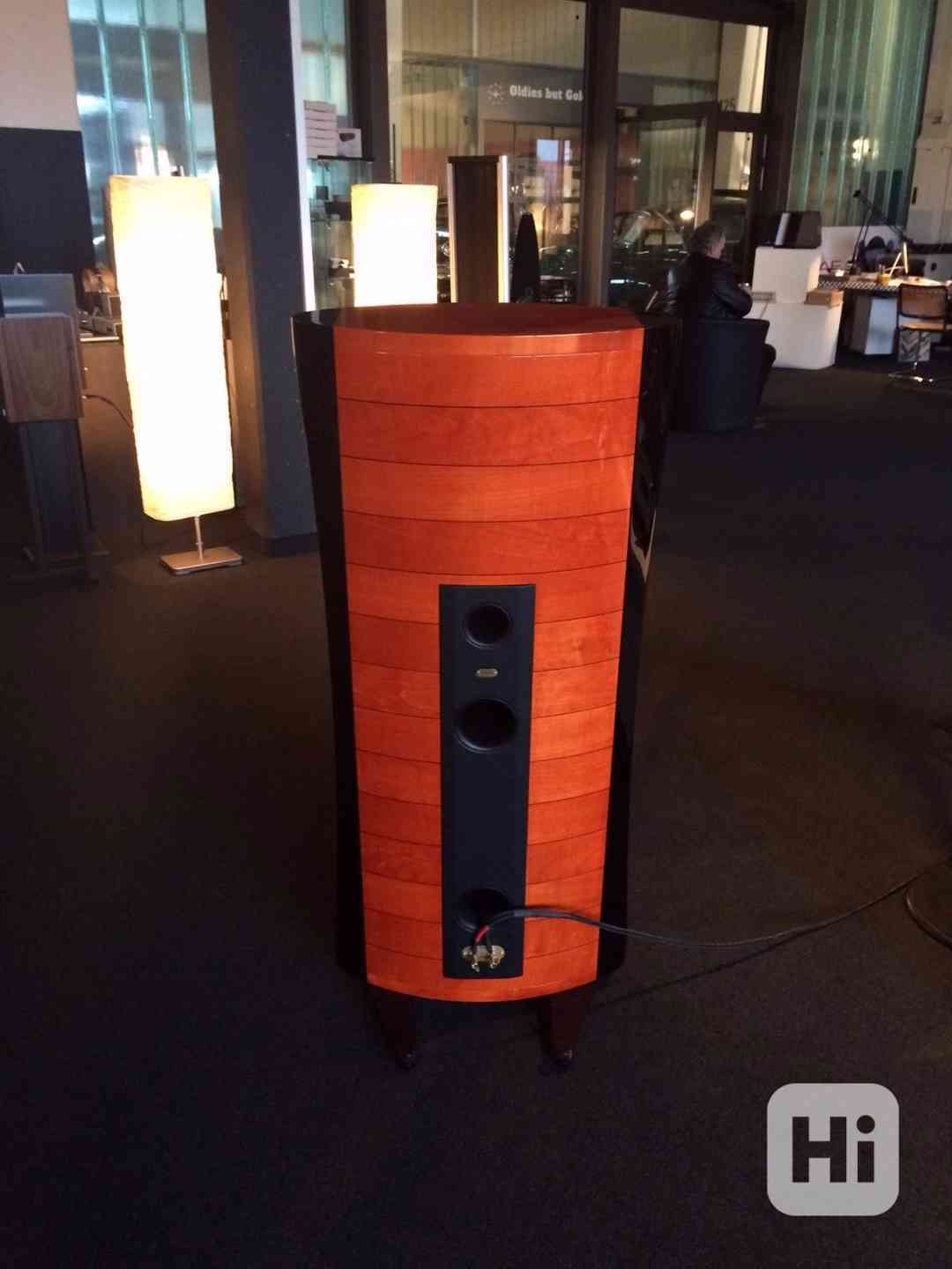 Sonus Faber Elipsa / Violin Red Lacquer - bazar - Hyperinzerce.cz