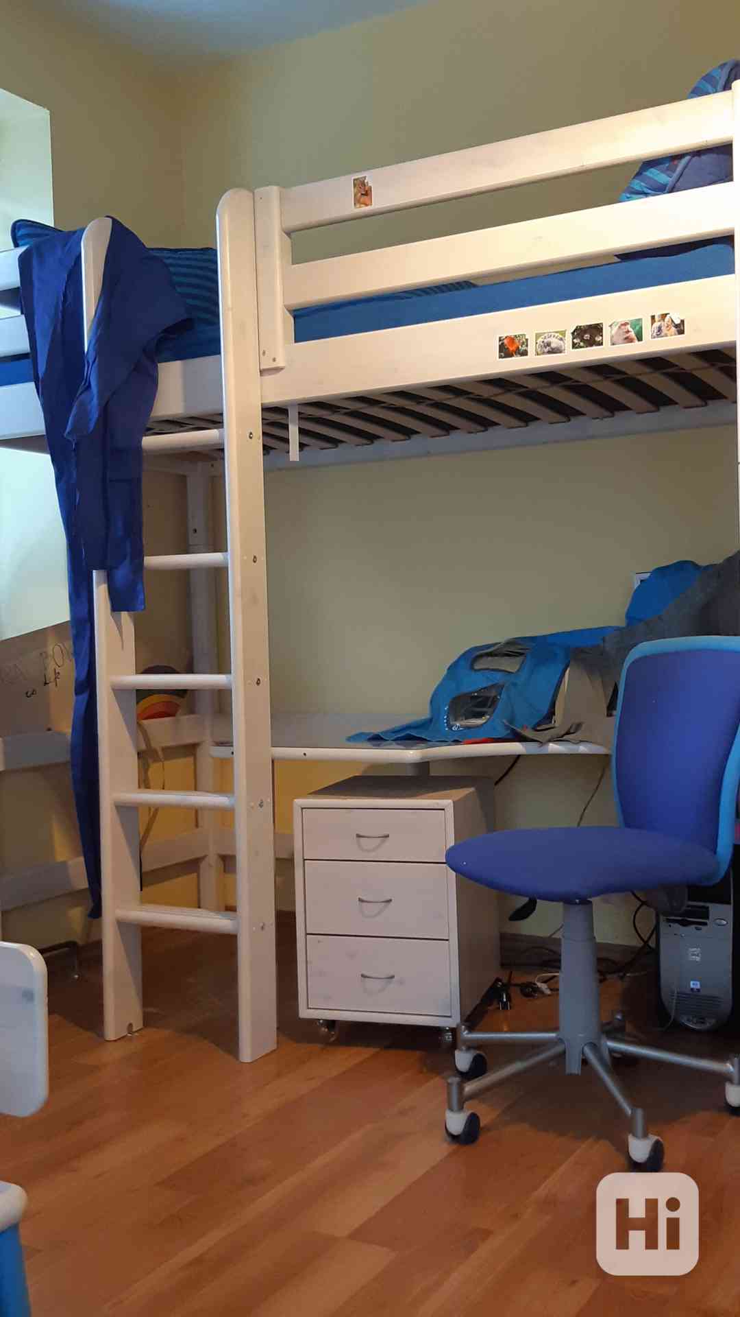 Rostouci detsky / studentsky pokoj z masivu - bazar - Hyperinzerce.cz