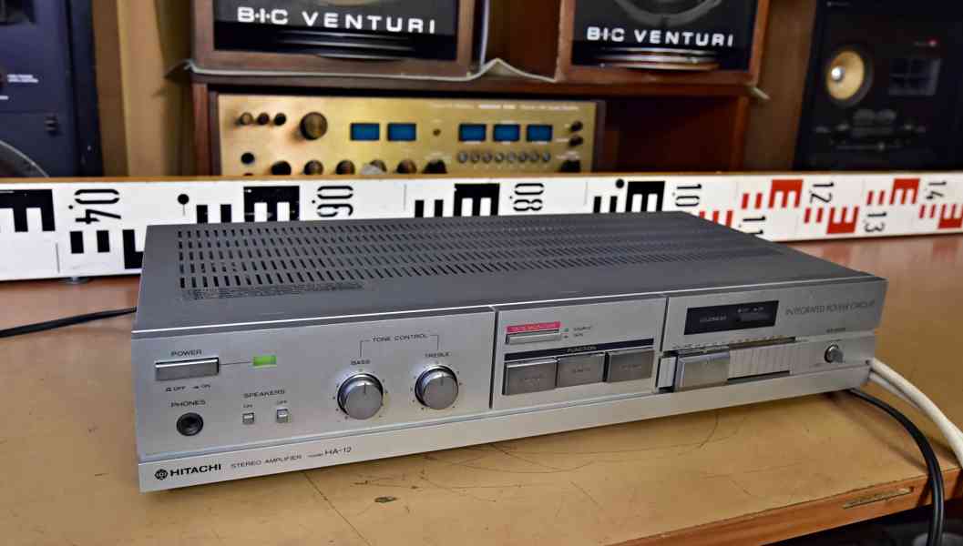 HITACHI HA-12 stereo zesilovač Japonsko 1984 - bazar - Hyperinzerce.cz