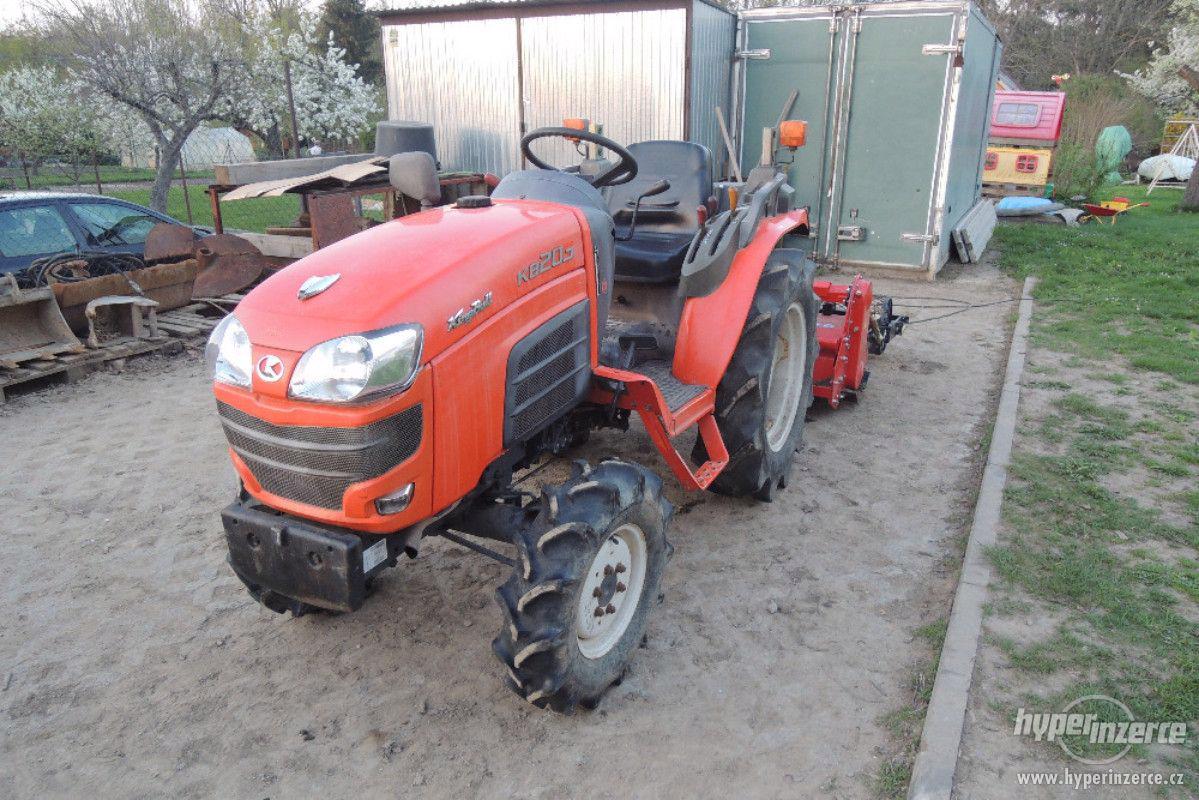 Zakladač trávníků s malotraktorem Kubota KB 205 - bazar - Hyperinzerce.cz