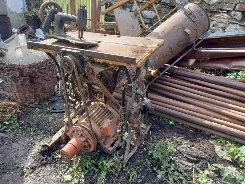 Singer šicí stroj - bazar - Hyperinzerce.cz